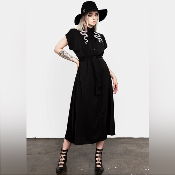 Disturbia | Dresses | Nwt Disturbia Slither Relaxed Midi Dress In Black ...